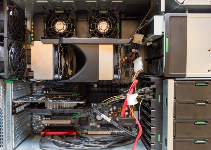 HP Z800 with dual Intel Xeon 5690, 4xRaid0 SSD and NVME