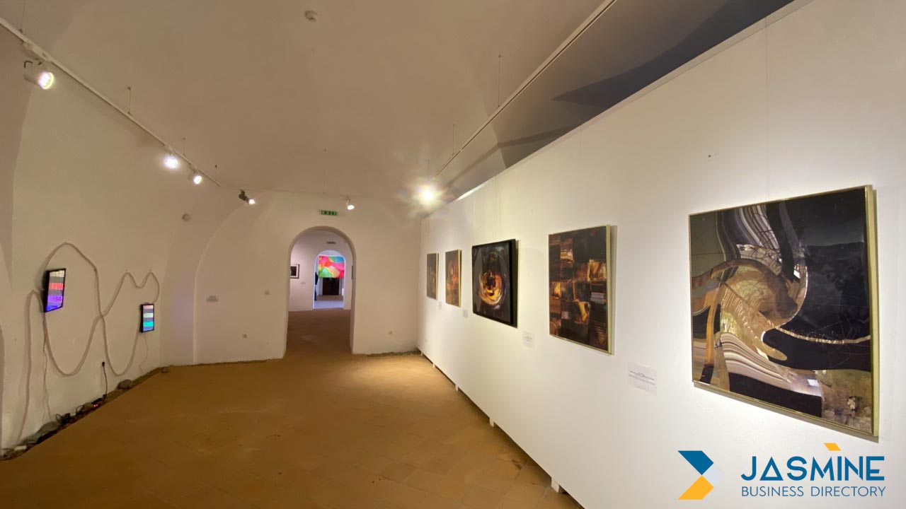 Yellow Pages Canada in the Digital Age: Still a Powerhouse for Local Leads?